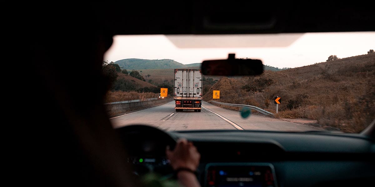 8 Safe Driving Tips for Truckers (2020 Edition)